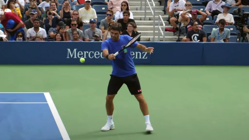 Tennis Backhand: One-Handed vs Two-Handed Guide | My Tennis Expert